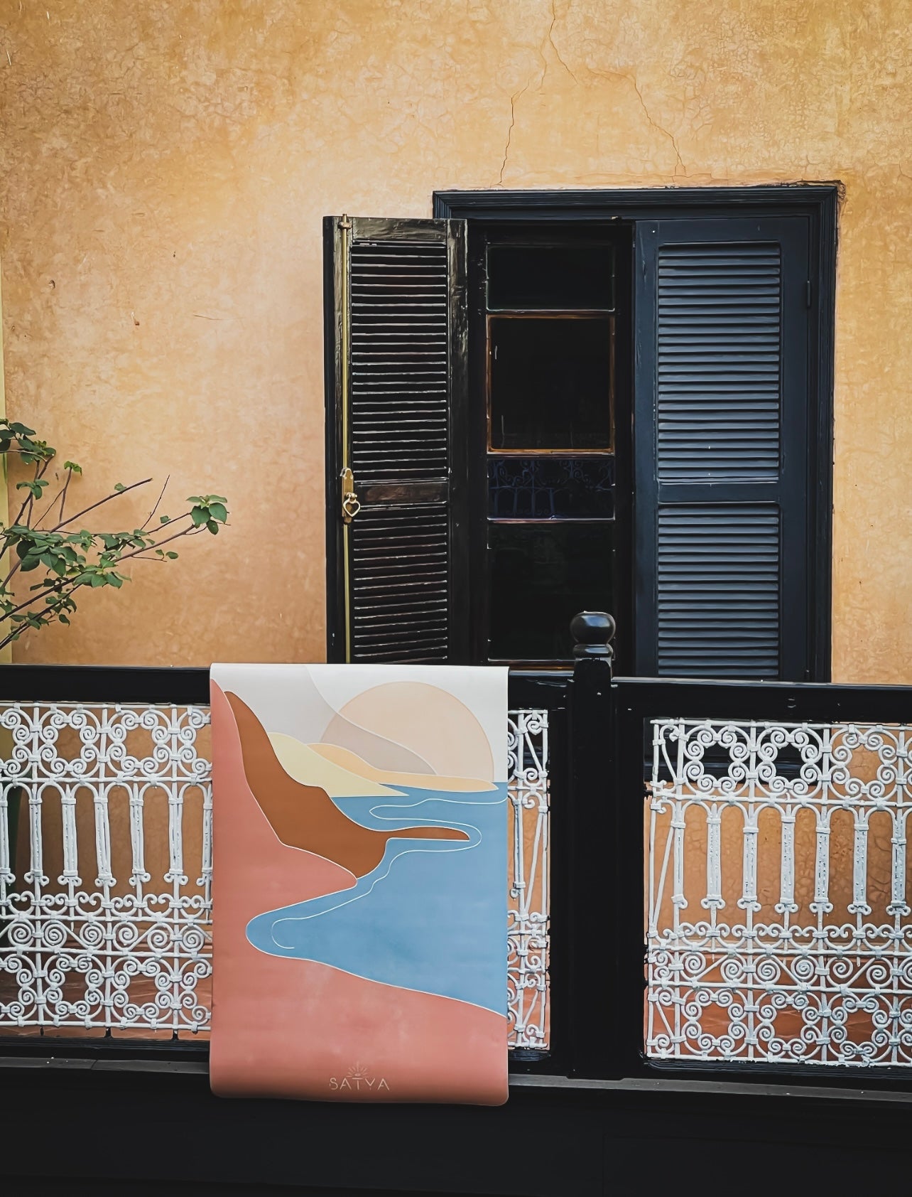 5 Benefits of Color Therapy in Yoga: How SATYA Mats Enhance Your Pract ...